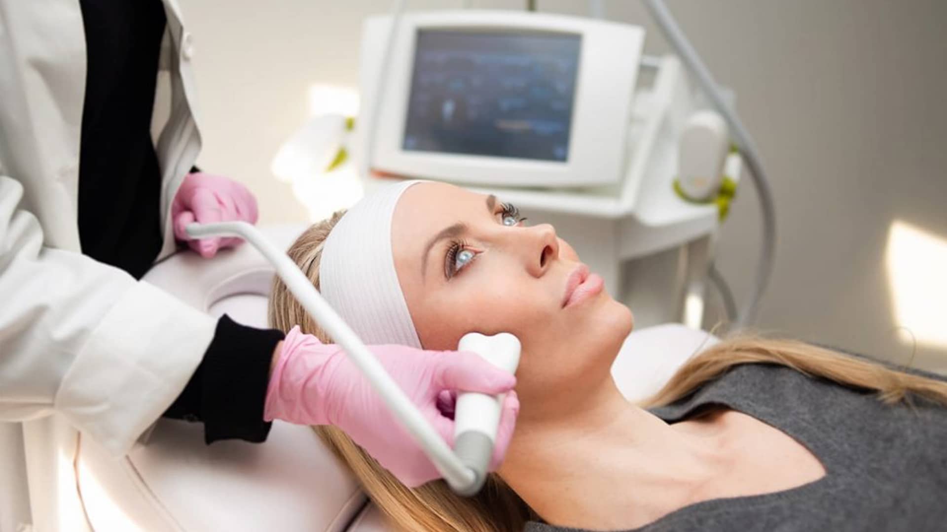 Radio Frequency (RF) in Richmond Hill & Toronto - Venus Versa™